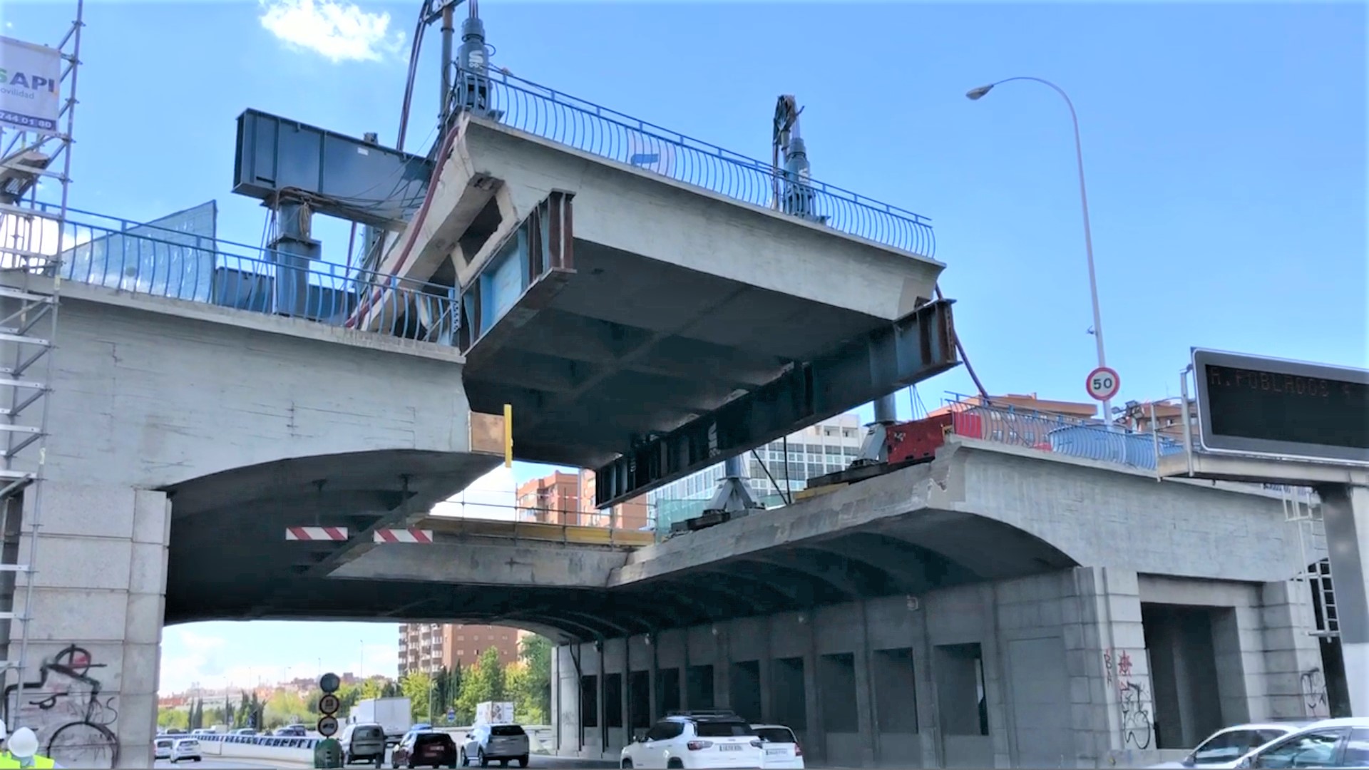 SARENS - Sarens Participates in the Rehabilitation of The M-30 Bridge